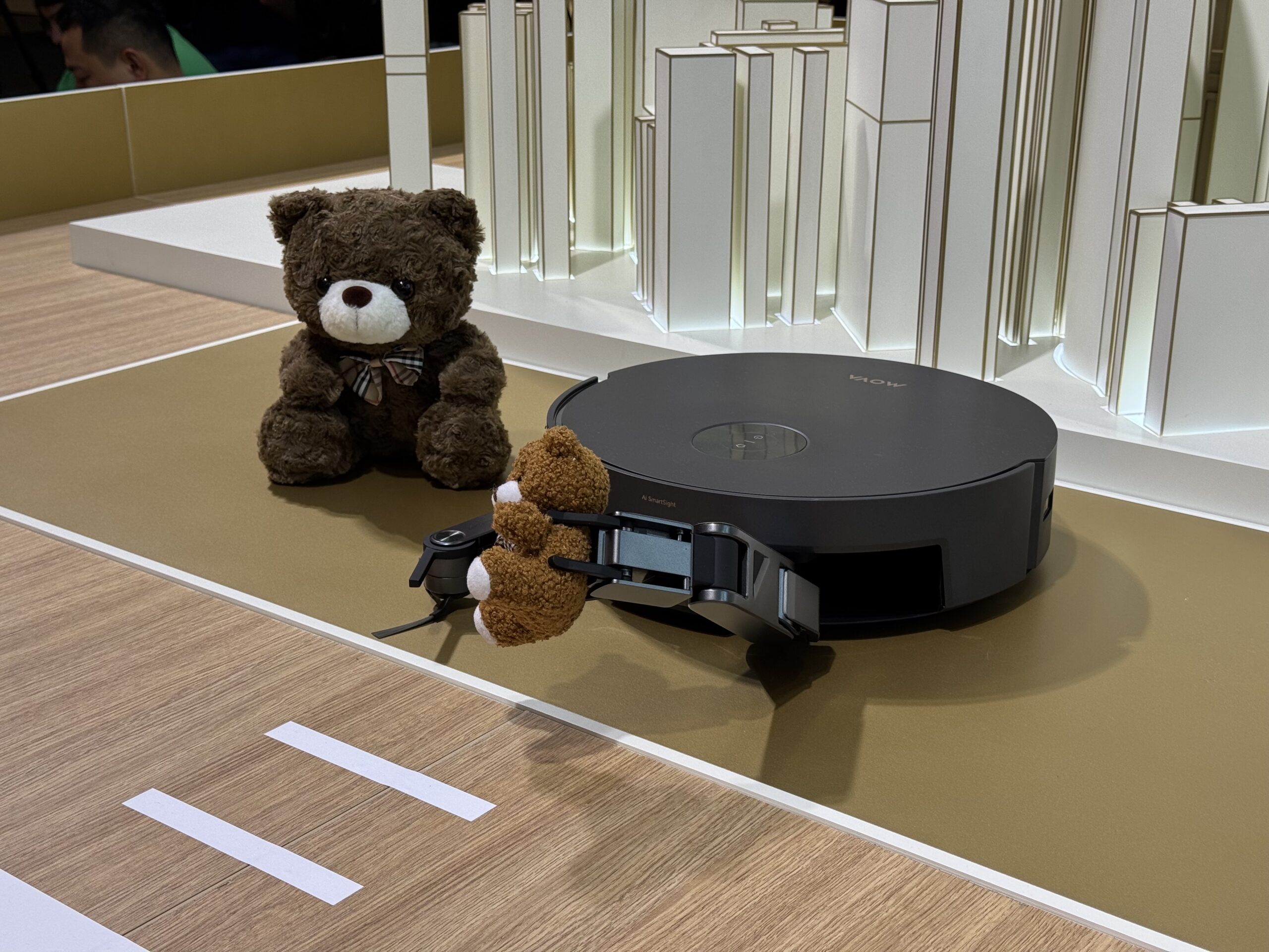 Mova Sirius 60: egy robotporszívó, két robotkar - Teszt Plussz Magazin